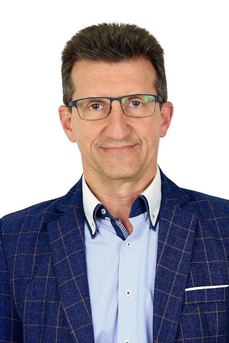 Dr. Molnár László